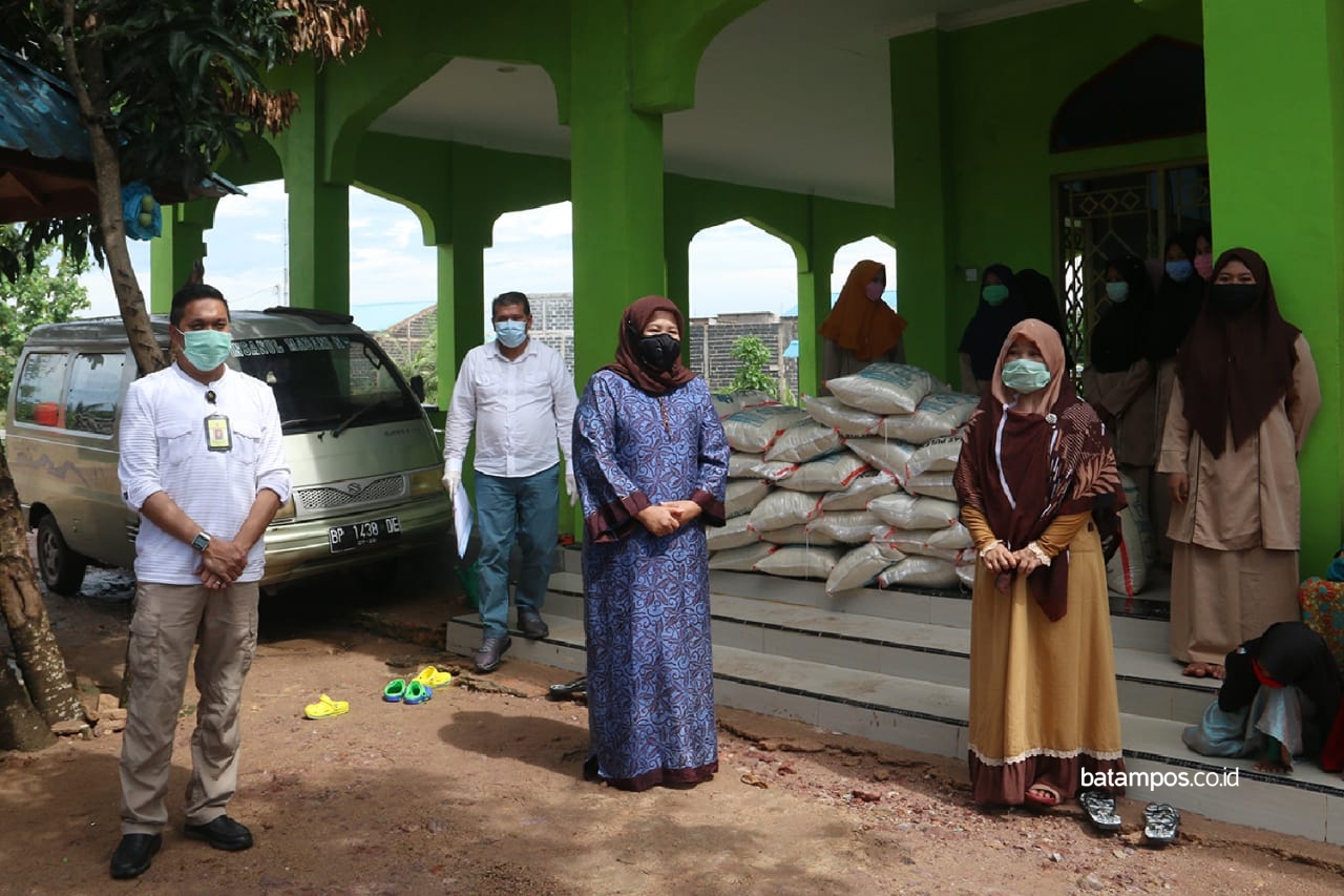 50 Ton Beras Dari Gabungan Organisasi Wanita Kota Batam – batampos.co.id