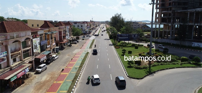 Jalan dari Ocarina ke Bundaran Regata Belum Layak, Banyak Pengendara ...