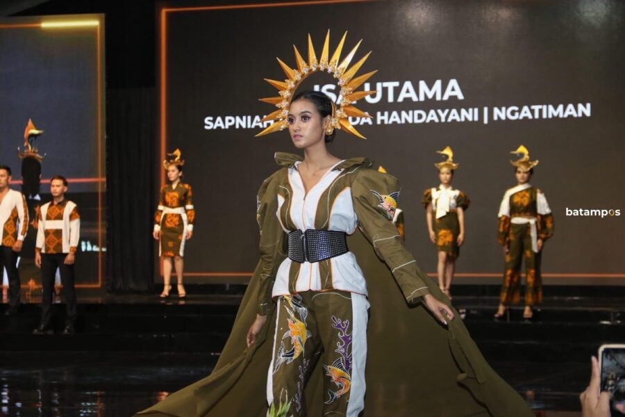 Bupati Bintan Panen Perdana Anggur di Screenhouse Tembeling, Jadi ...