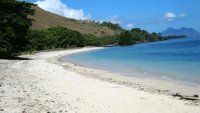 Mari Tengok Pantai Pasir Putih Atapupu - batampos.co.id