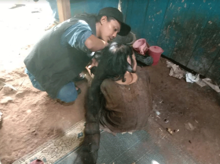 Sukiyah, 50, Miliki Rambut Gimbal Sepanjang 2 Meter - batampos.co.id